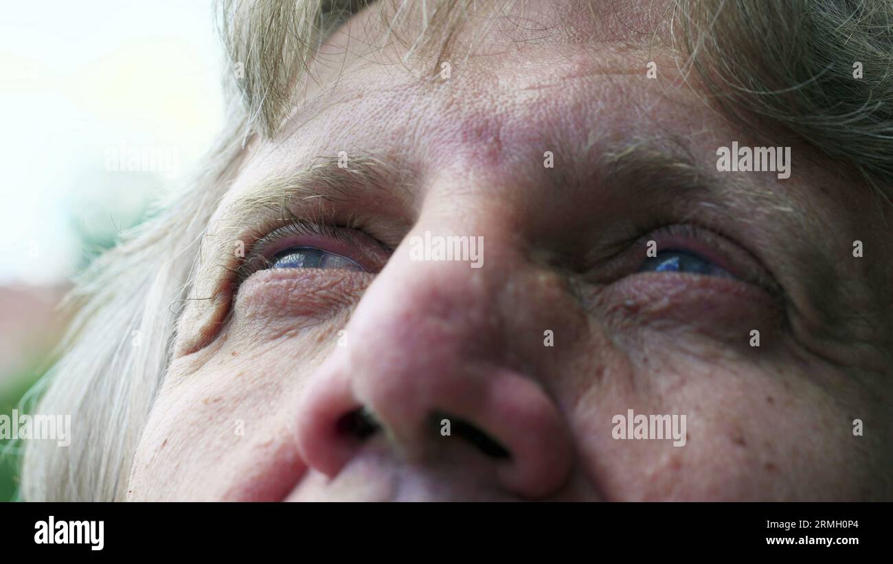 Old person reflecting wisdom hi-res stock photography and images - Alamy