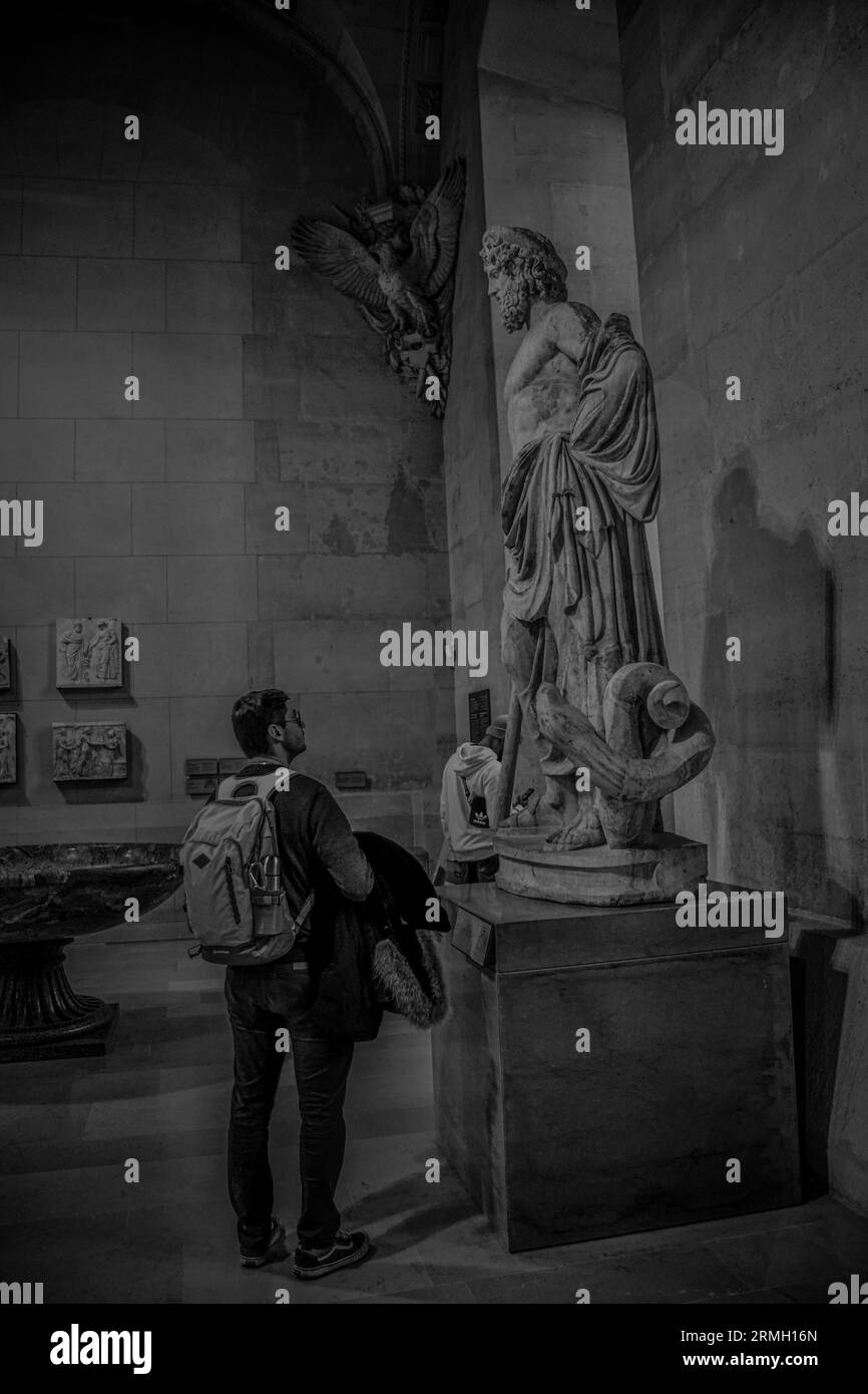 Visitors statue Black and White Stock Photos & Images - Alamy