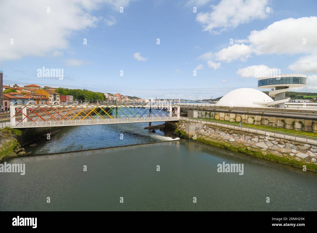 Puente de metal de europa hi-res stock photography and images - Alamy