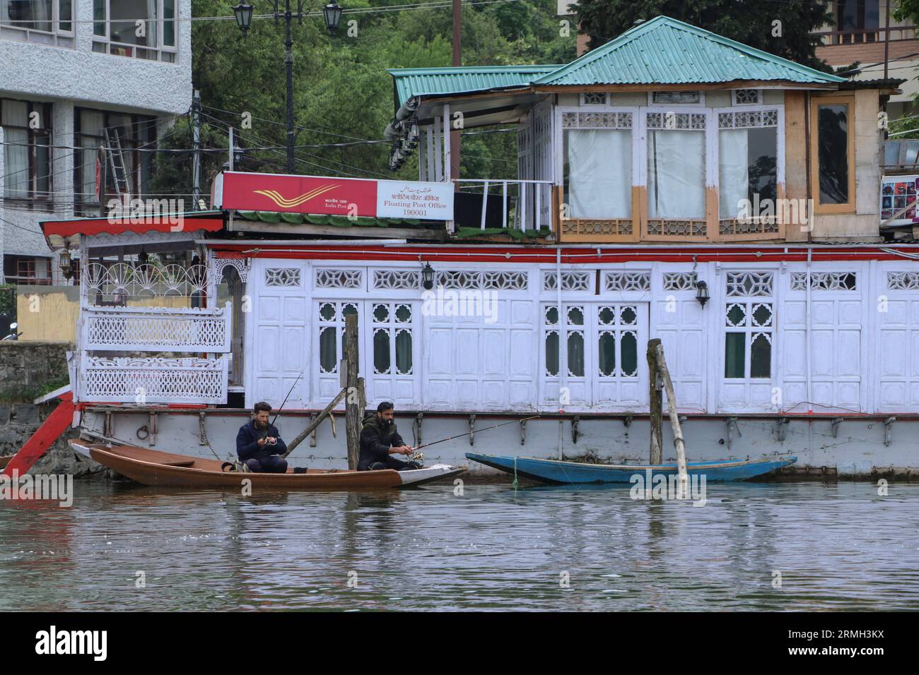 Srinagar, Kashmir, India. 29th Aug, 2023. A floating India Post office ...