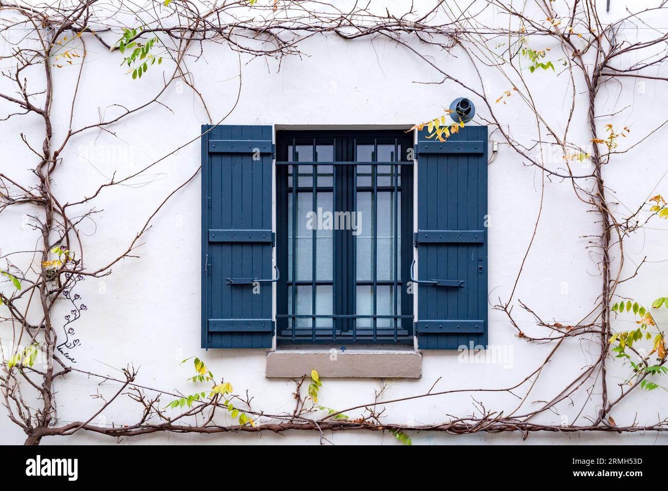 Paris wooden shutters hi-res stock photography and images - Alamy