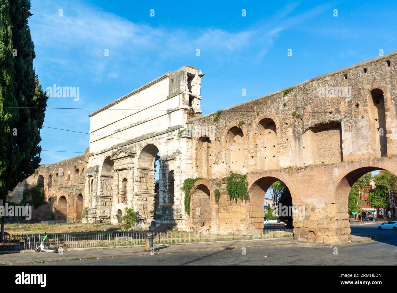 Fortifications ancient rome hi-res stock photography and images - Alamy