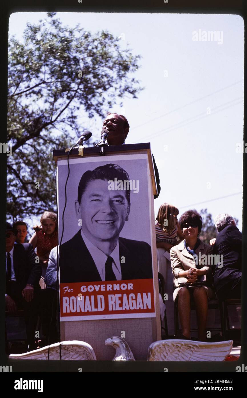 Hollywood actor Ronald Reagan campaigns for California governor in 1966 ...