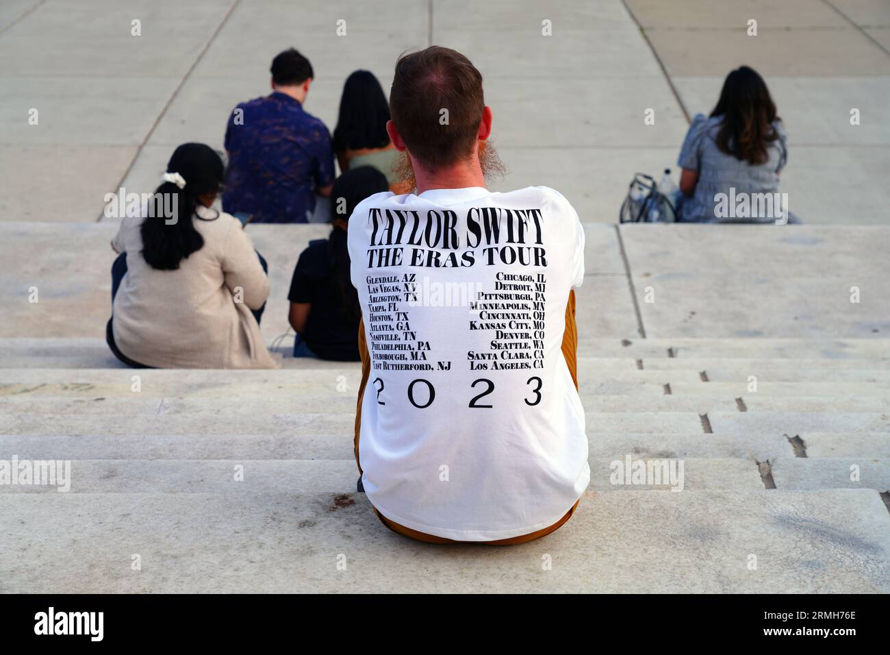 Taylor swift eras tour fans hi-res stock photography and images - Alamy