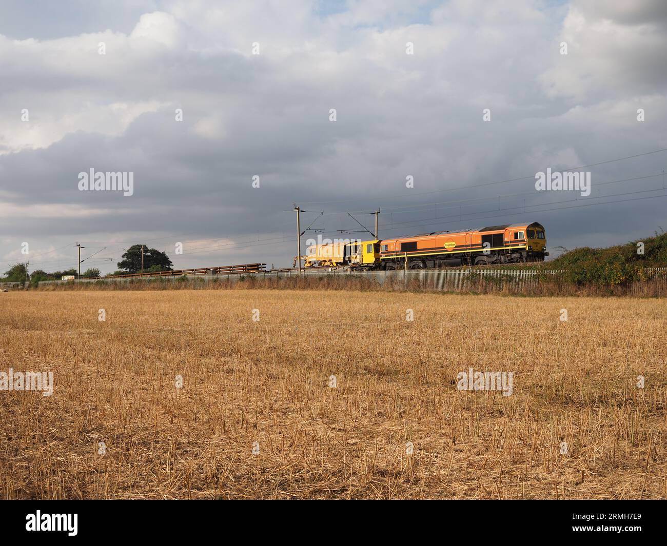 Class 66 Locomotive 66419 leads an engineering train south of ...