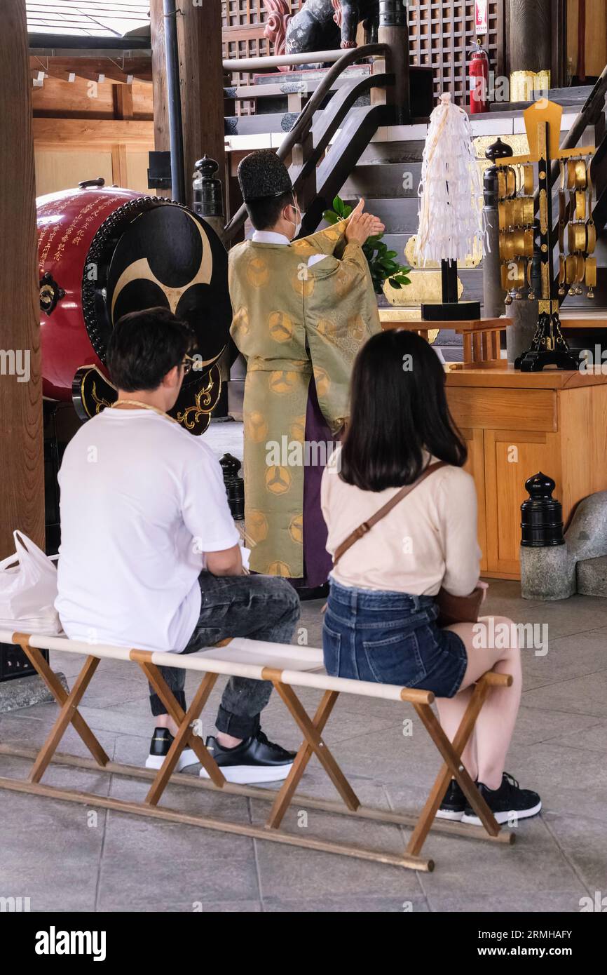 Shinto shrine ritual hi-res stock photography and images - Alamy