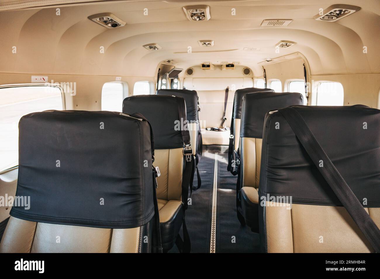 Cessna 208 caravan aircraft hi-res stock photography and images - Alamy