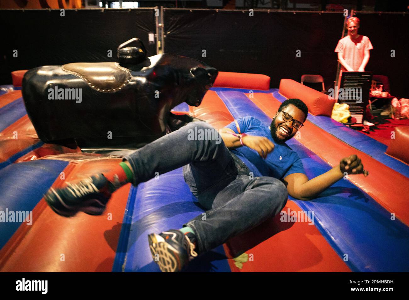 AMSTERDAM - First-year students in the NDSM Loods during the Intreeweek ...