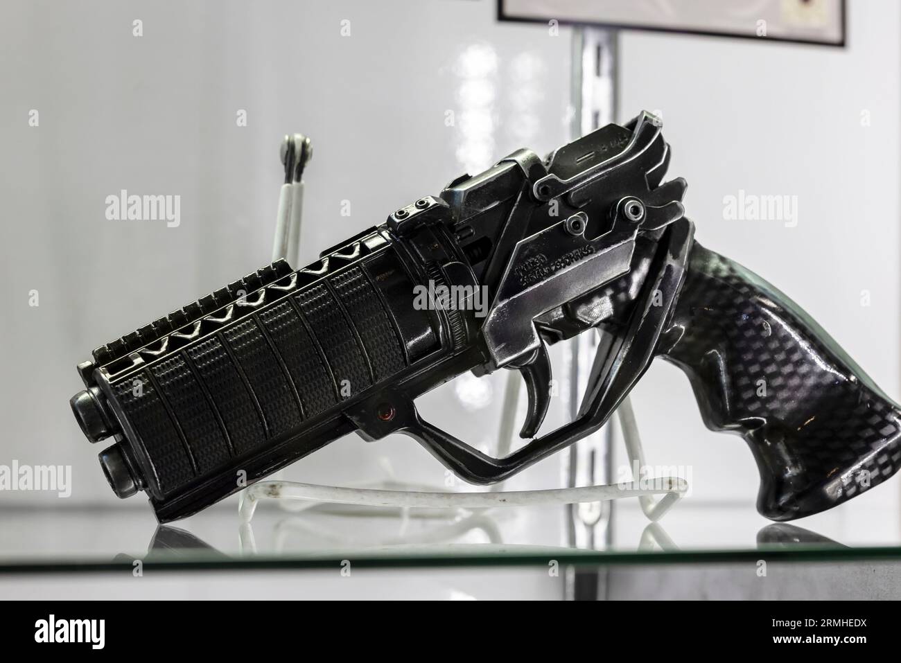 Auctions gun hi-res stock photography and images - Alamy