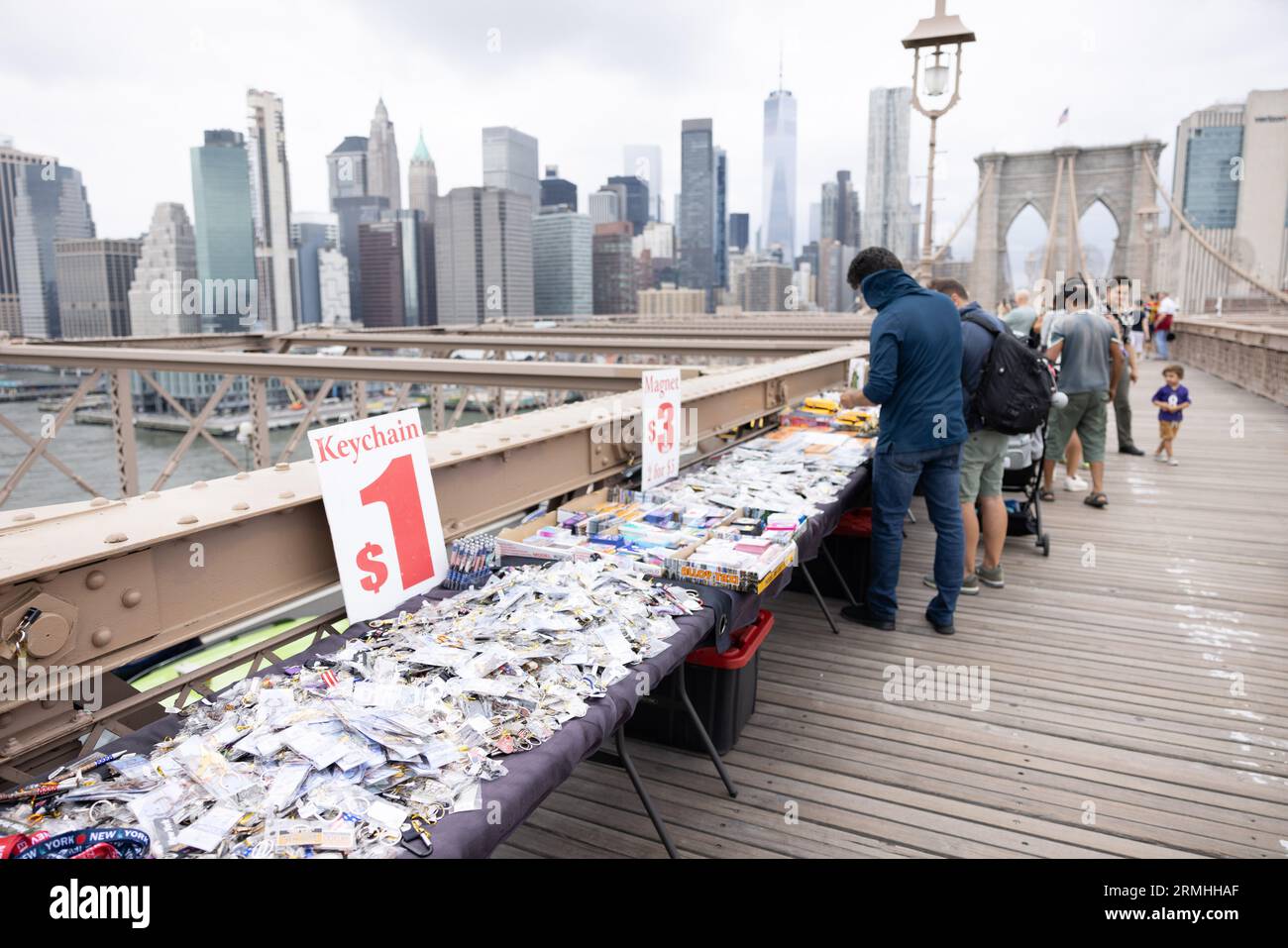 Brooklyn bridge vendors hi-res stock photography and images - Alamy
