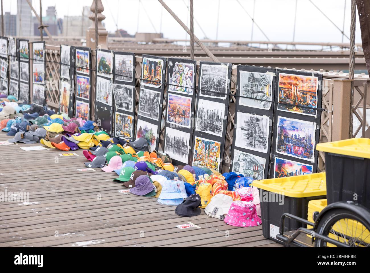 Brooklyn bridge vendors hi-res stock photography and images - Alamy