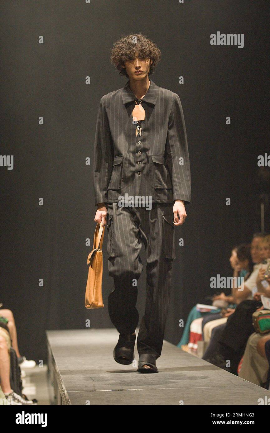 Loop shimura hi-res stock photography and images - Alamy