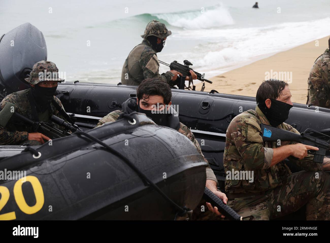 Members of U.S. Special Operations Command Korea and South Korea's Army ...
