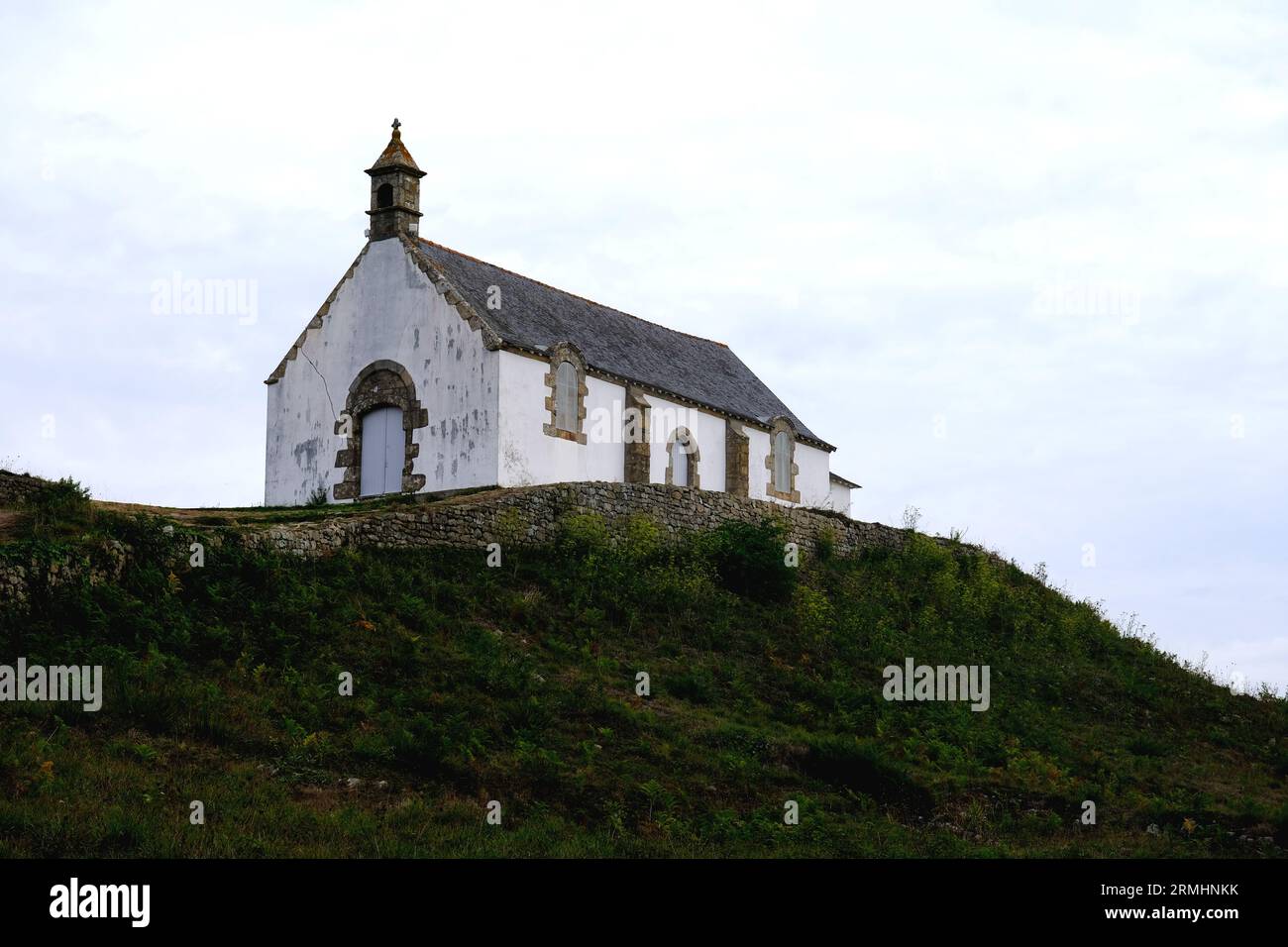 Le Tumulus Saint-Michel in Carnac Brittany France Stock Photo - Alamy