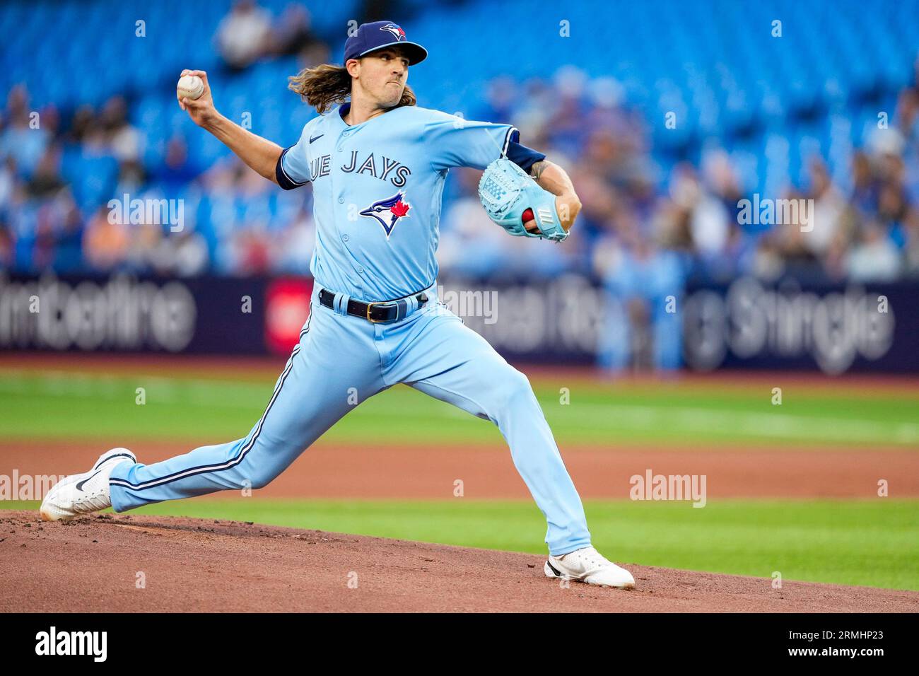 Toronto Blue Jays starting pitcher Kevin Gausman (34) throws against ...