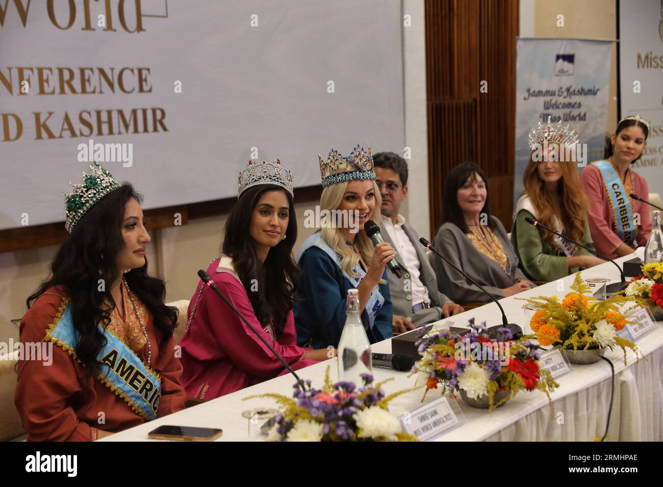 Miss world india sini shetty hi-res stock photography and images - Alamy