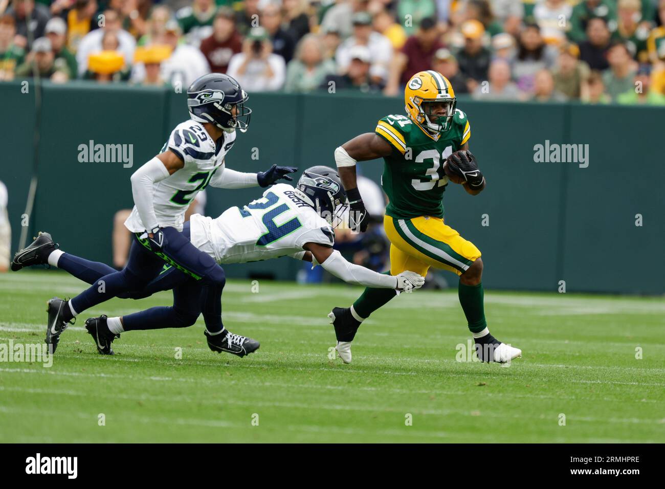Green Bay Packers running back Emanuel Wilson (31) rushes past Seattle ...