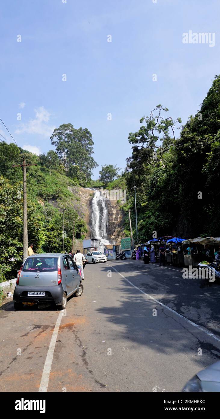 Beautiful scenic view of kodaikanal Silver Cascade Waterfall with ...
