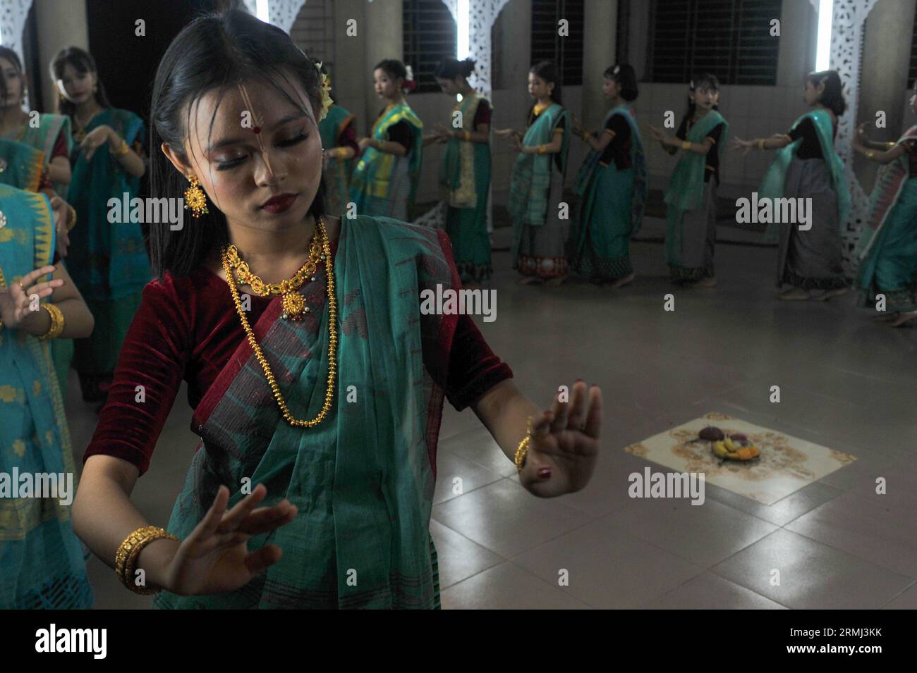 Monipuri culture hi-res stock photography and images - Alamy