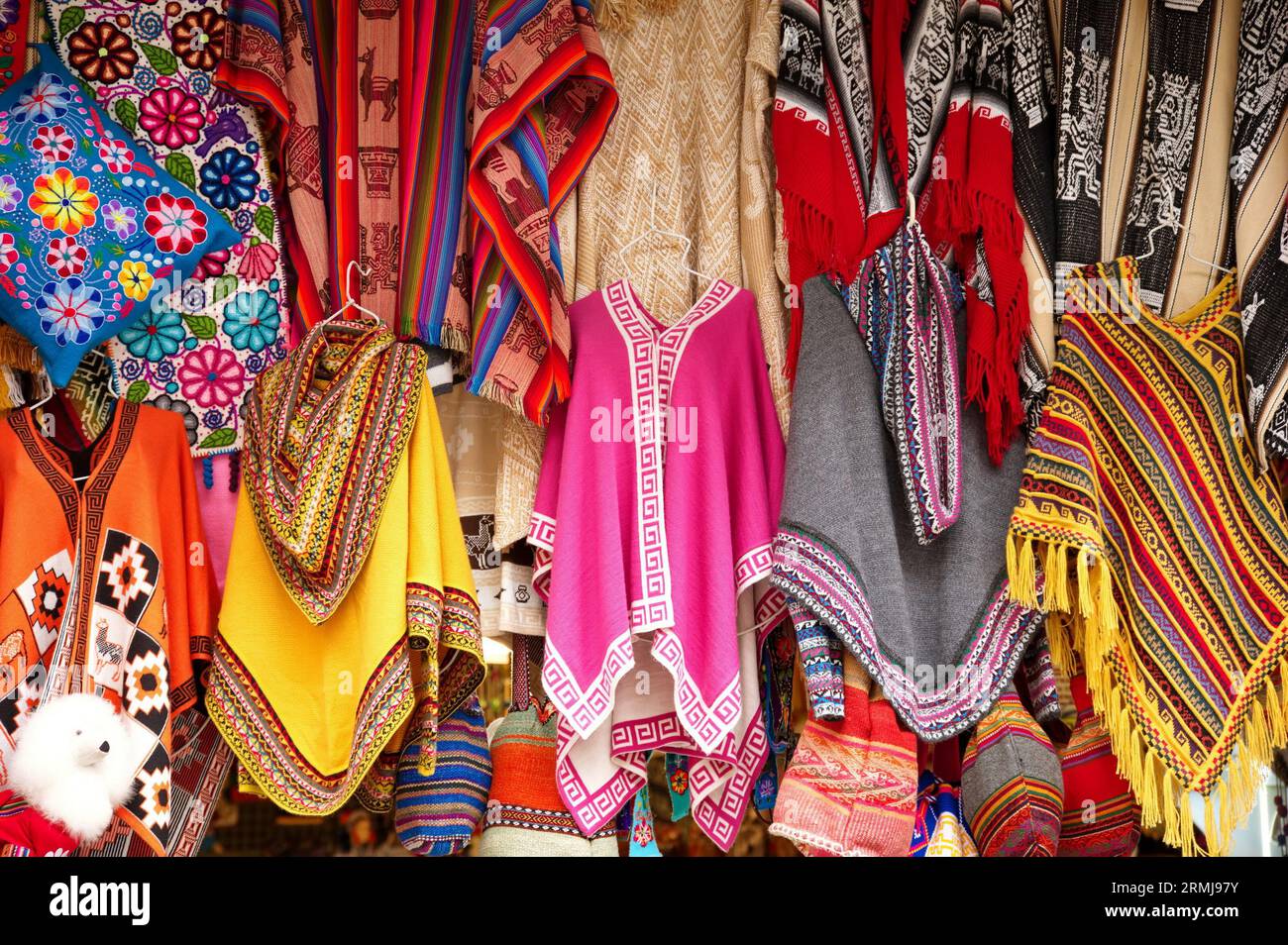Inca clothing hi-res stock photography and images - Alamy
