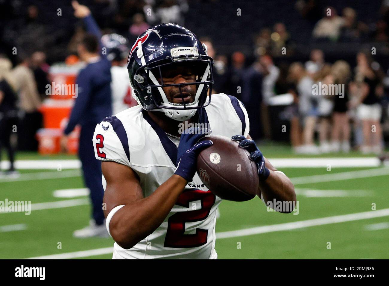 Houston Texans wide receiver Robert Woods warms up before the start of ...