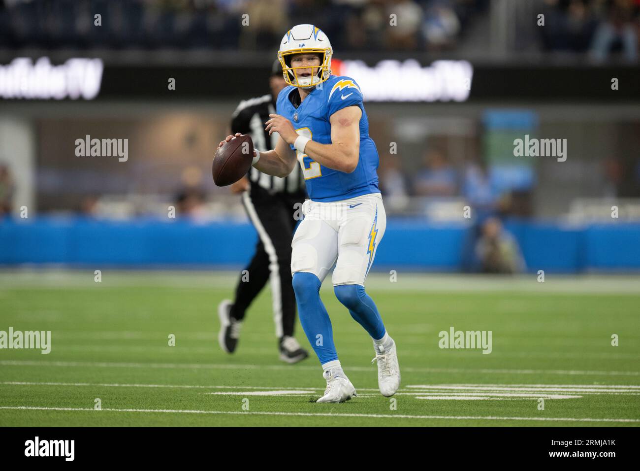 Los Angeles Chargers quarterback Easton Stick (2) throws a pass during ...