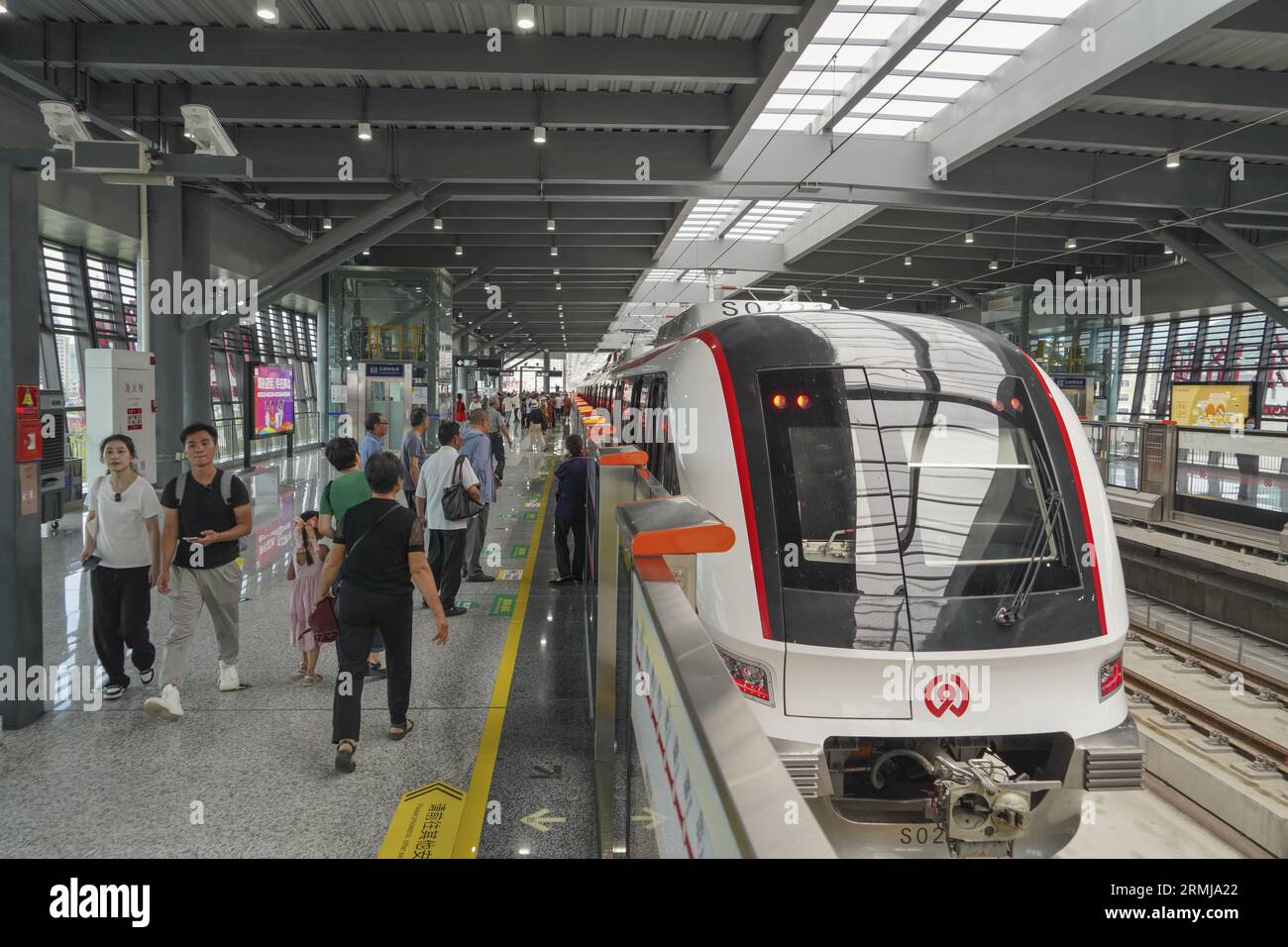 Line S2 of the Wenzhou Rail Transit officially opens operation in ...