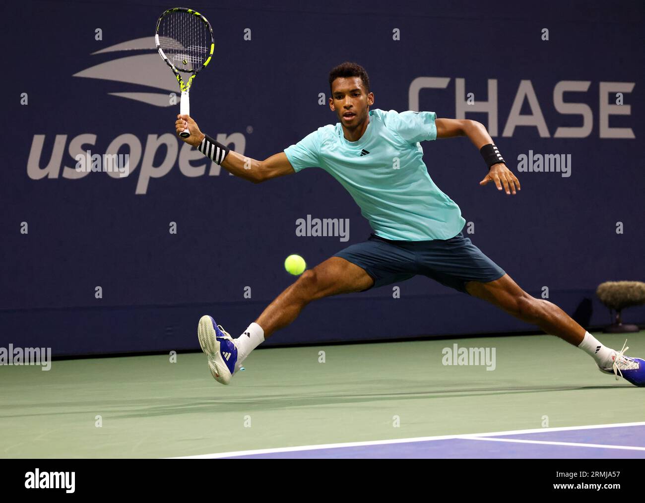 Felix auger aliassme form felix auger aliassme groundstrokes hi-res ...