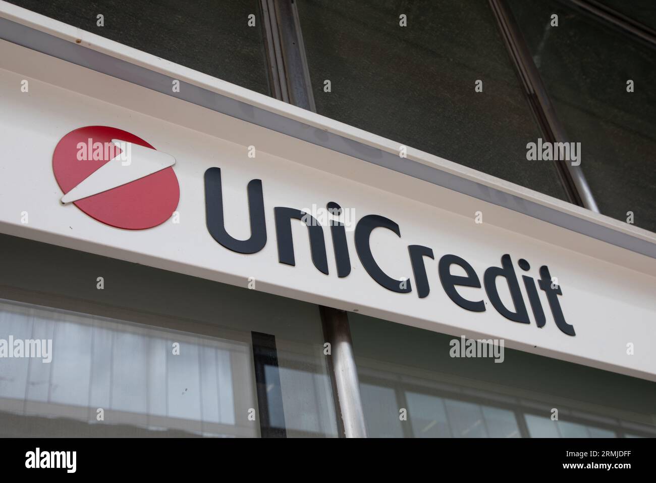 Uni credit logo hi-res stock photography and images - Alamy