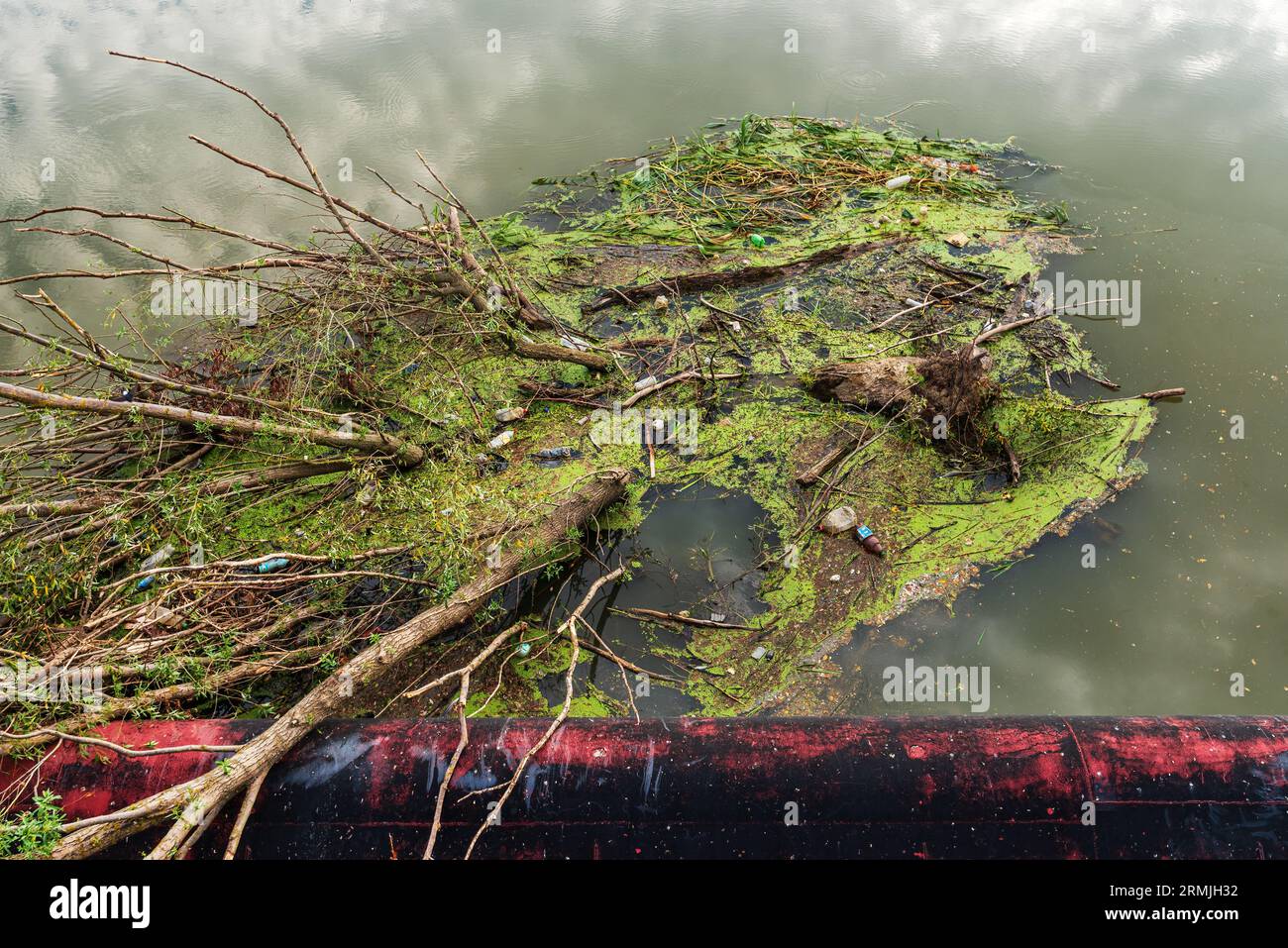 Garbage environment hi-res stock photography and images - Alamy