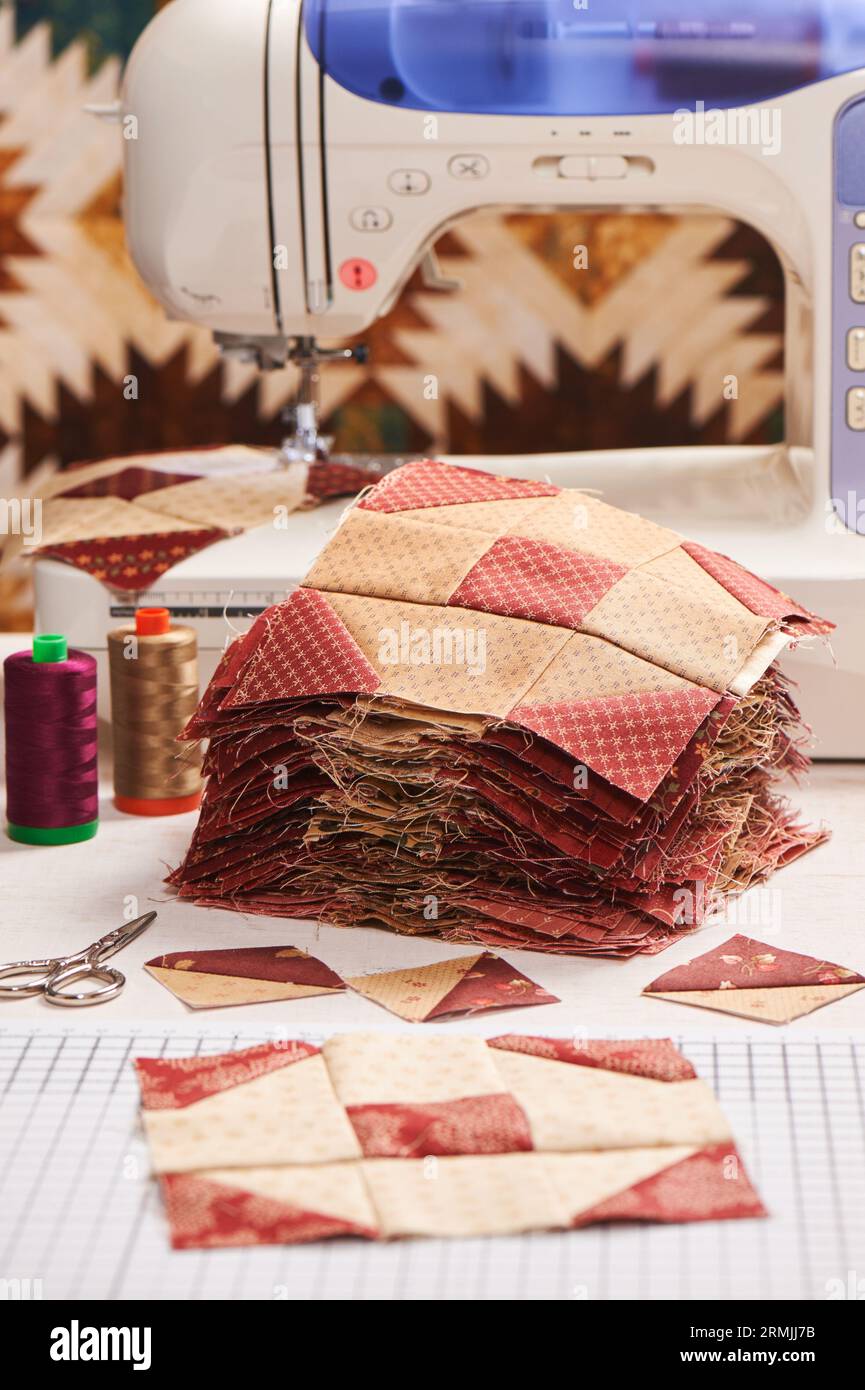 Quilt blocks sewing with an electric sewing machine, pile ready blocks ...