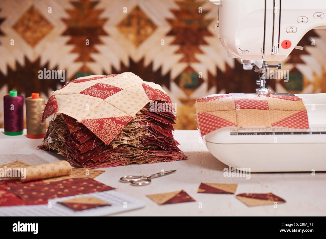 Quilt blocks sewing with an electric sewing machine, pile ready blocks ...