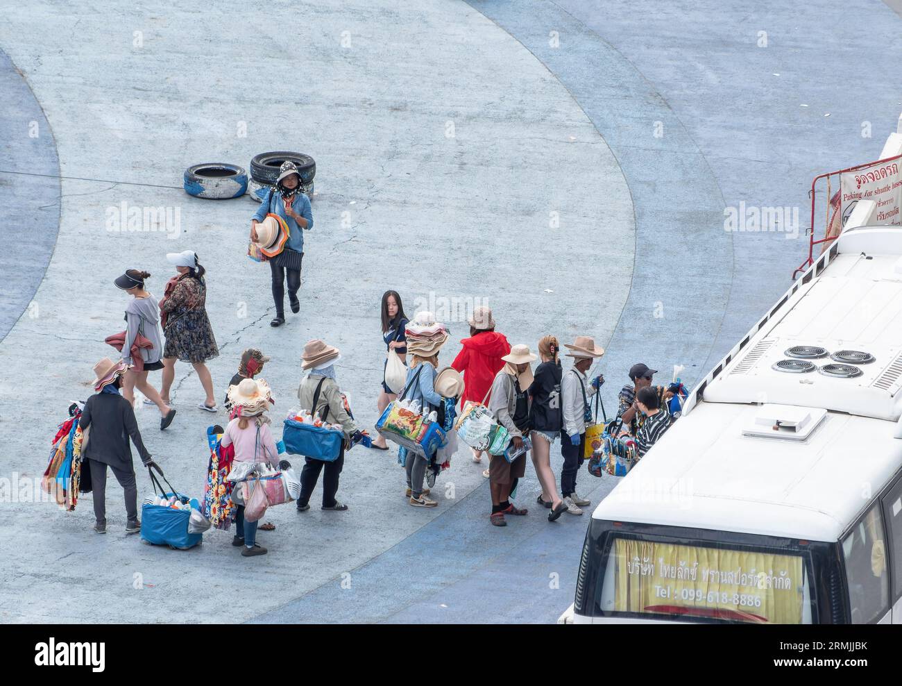 Chinese bus hi-res stock photography and images - Alamy