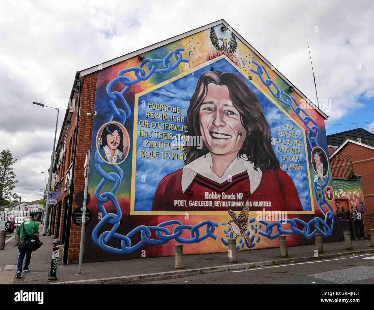Northern Ireland, Belfast:famous mural depicting Bobby Sands (Robert ...