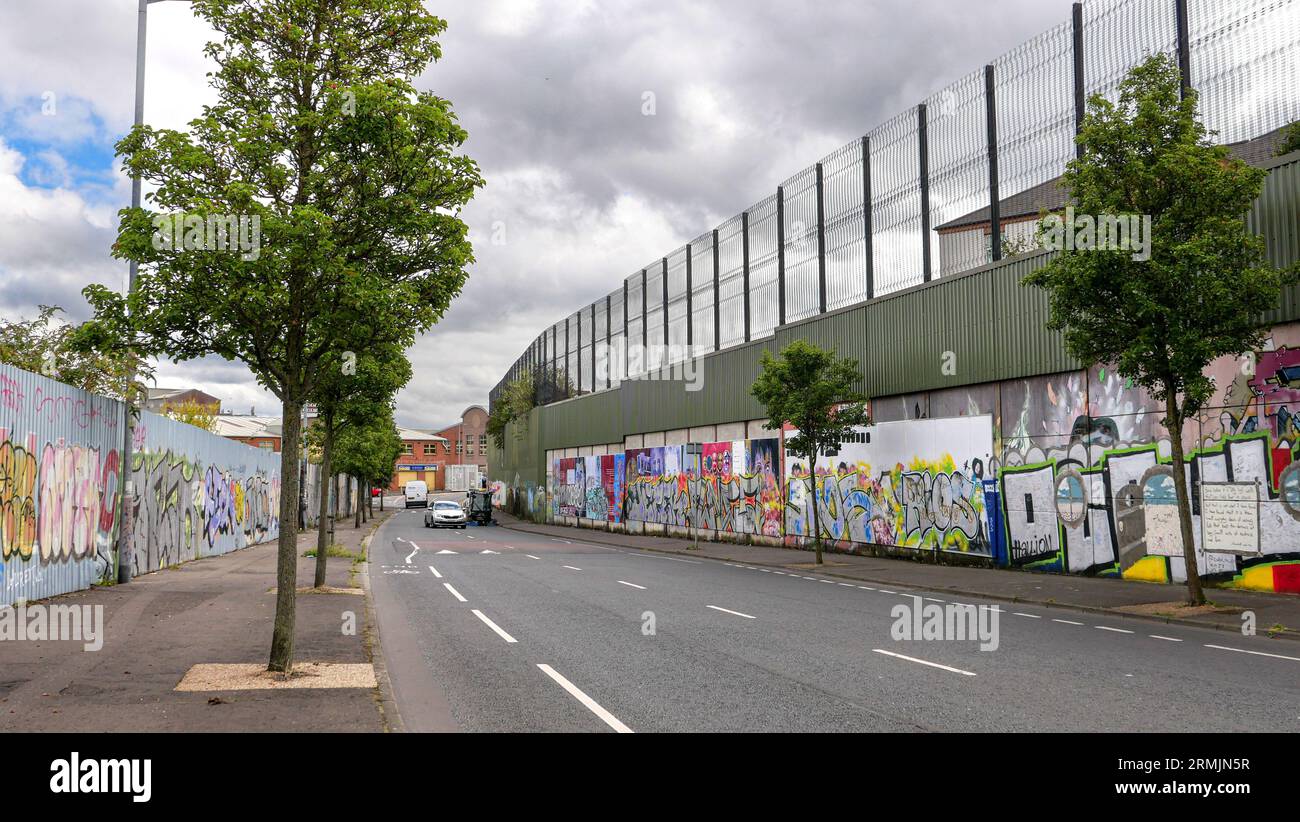 Northern Ireland, Belfast: graffiti along one of the city's numerous ...