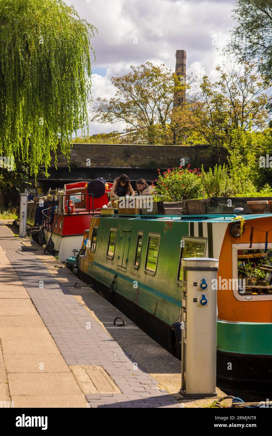 London City Road Lock Regent's Canal Stock Photo - Alamy