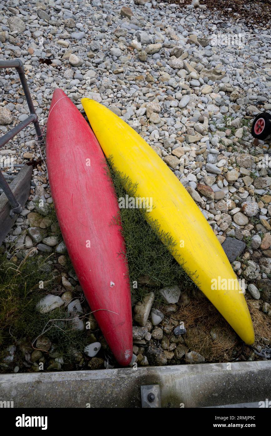 Lost canoe paddle hi-res stock photography and images - Alamy