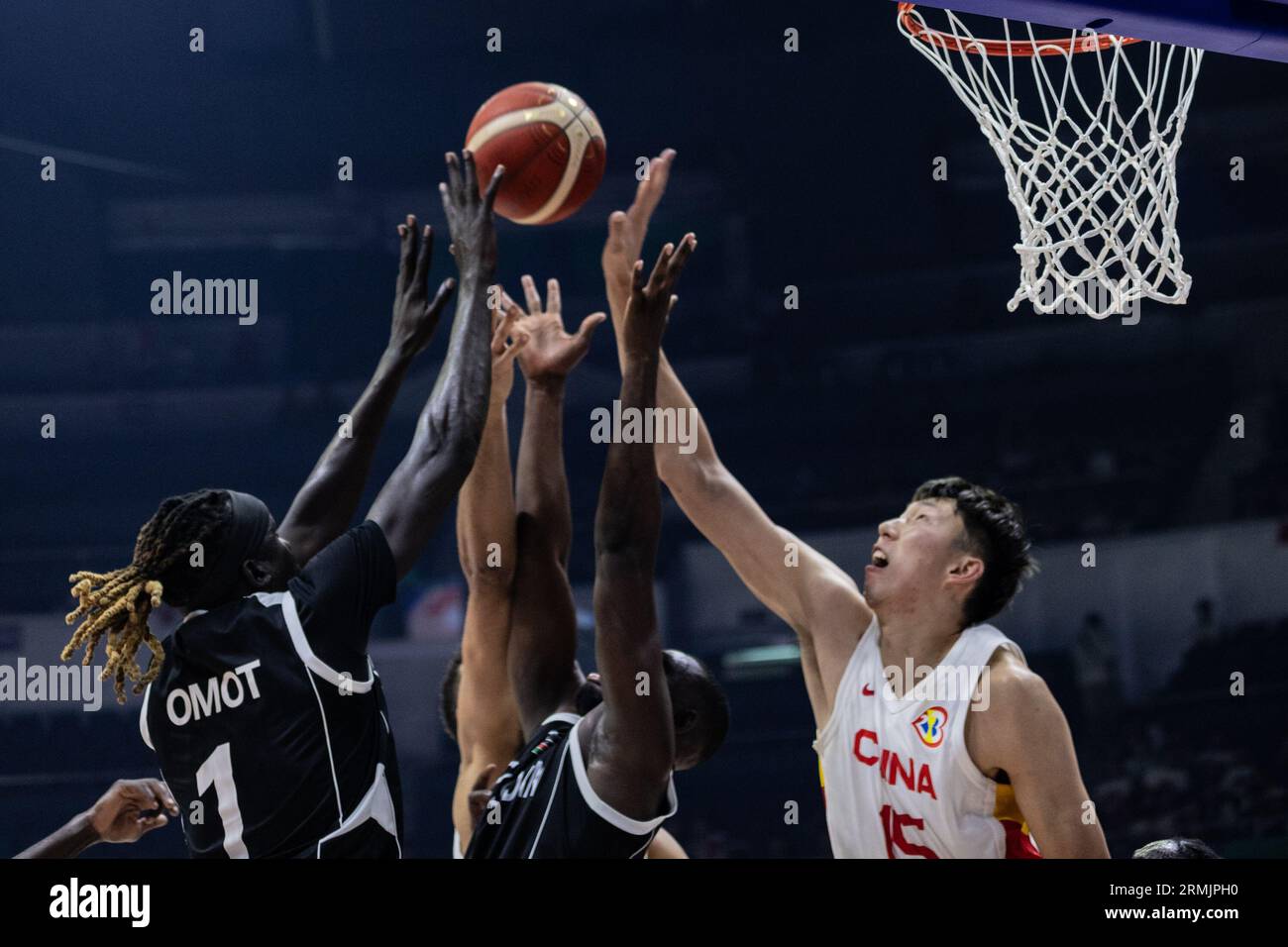 Manila, Philippines. 28th Aug, 2023. Nuni Omot (L) of South Sudan and ...