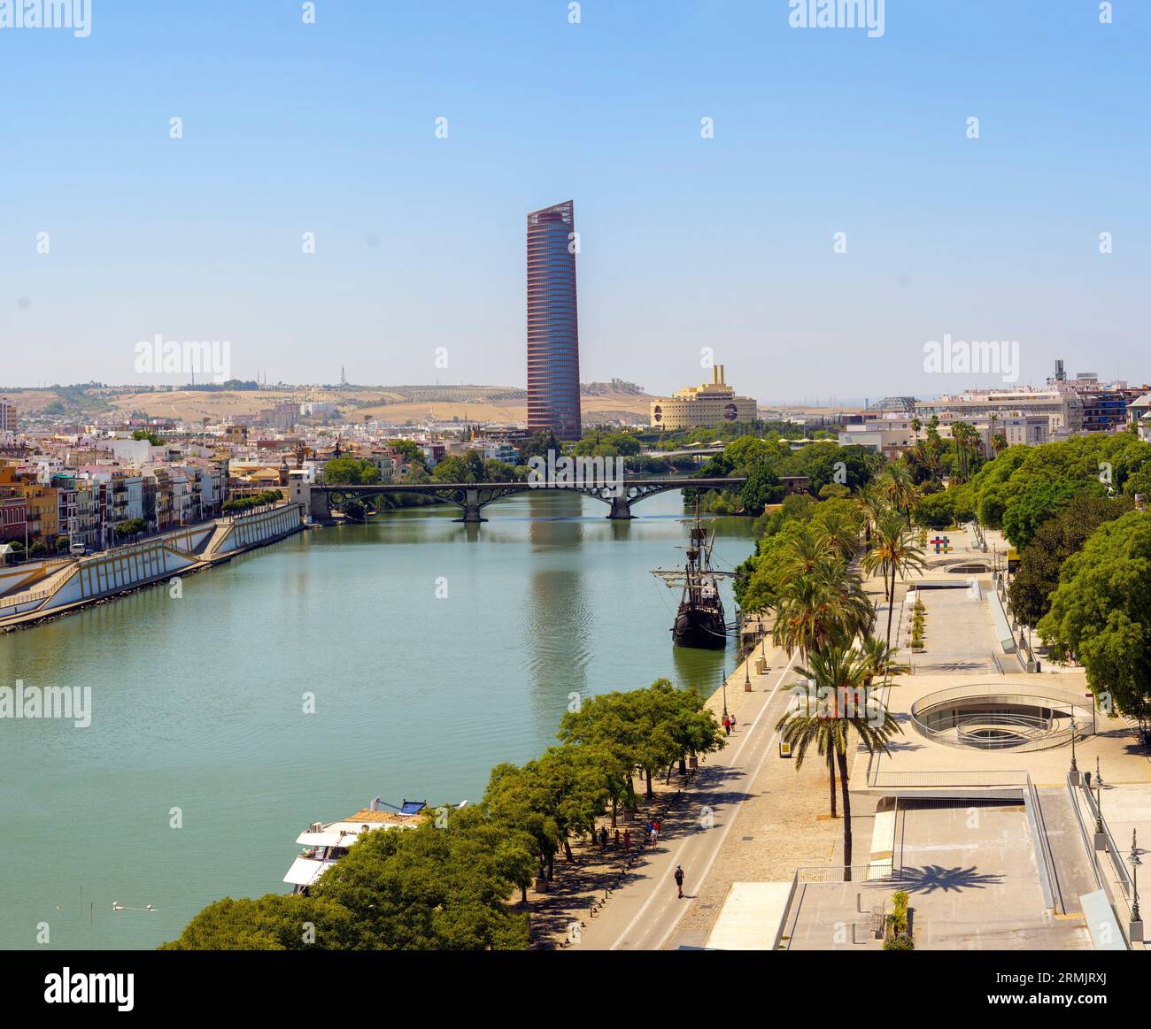 Puente de Isabel II bridge (Puente de Triana bridge) with the Seville ...