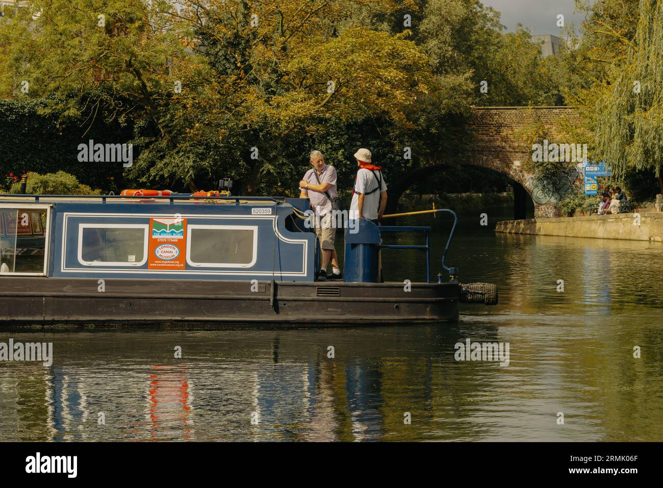 London Regent's Canal City Road Lock life and activity Stock Photo - Alamy