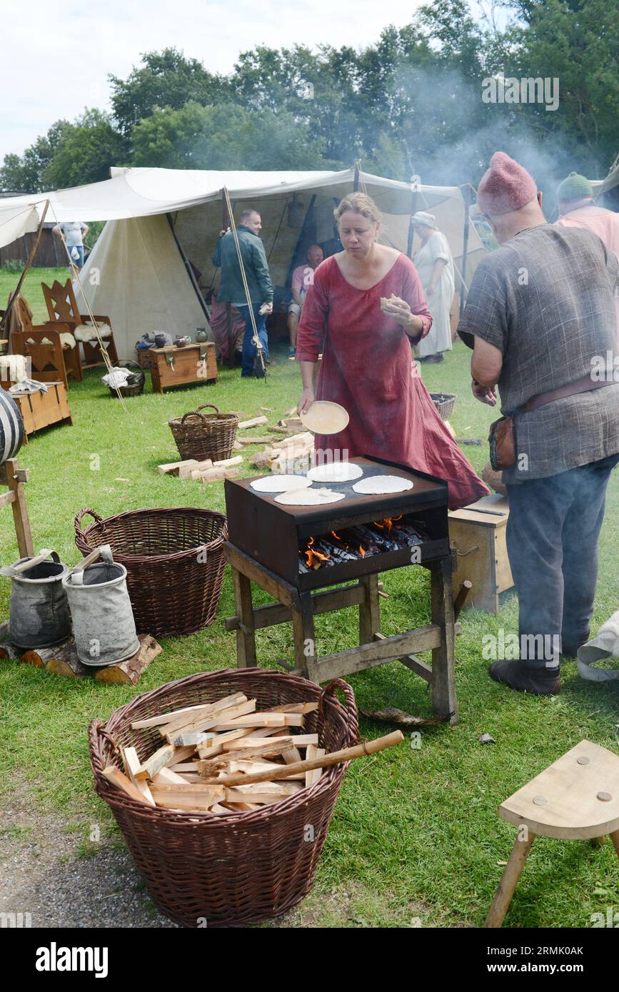 Viking age scandinavians hi-res stock photography and images - Alamy