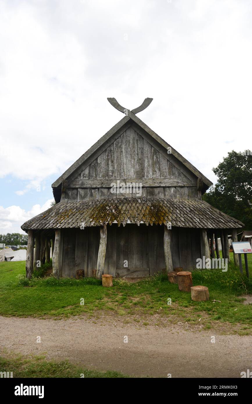 Viking age house hi-res stock photography and images - Alamy