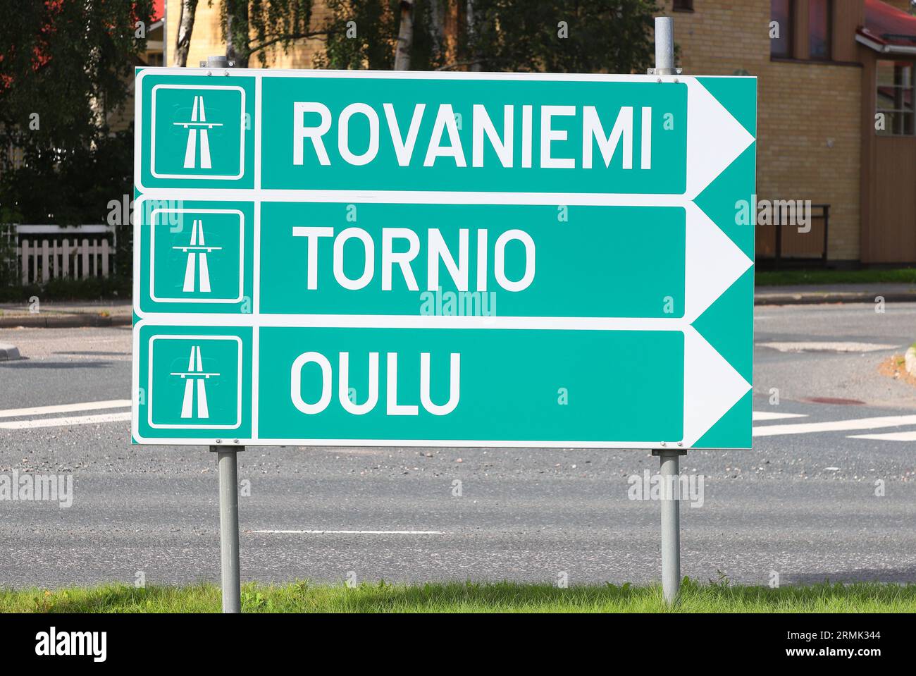 Signpost with directions for the freeway to Rovaniemi, Tornio and Oulo ...