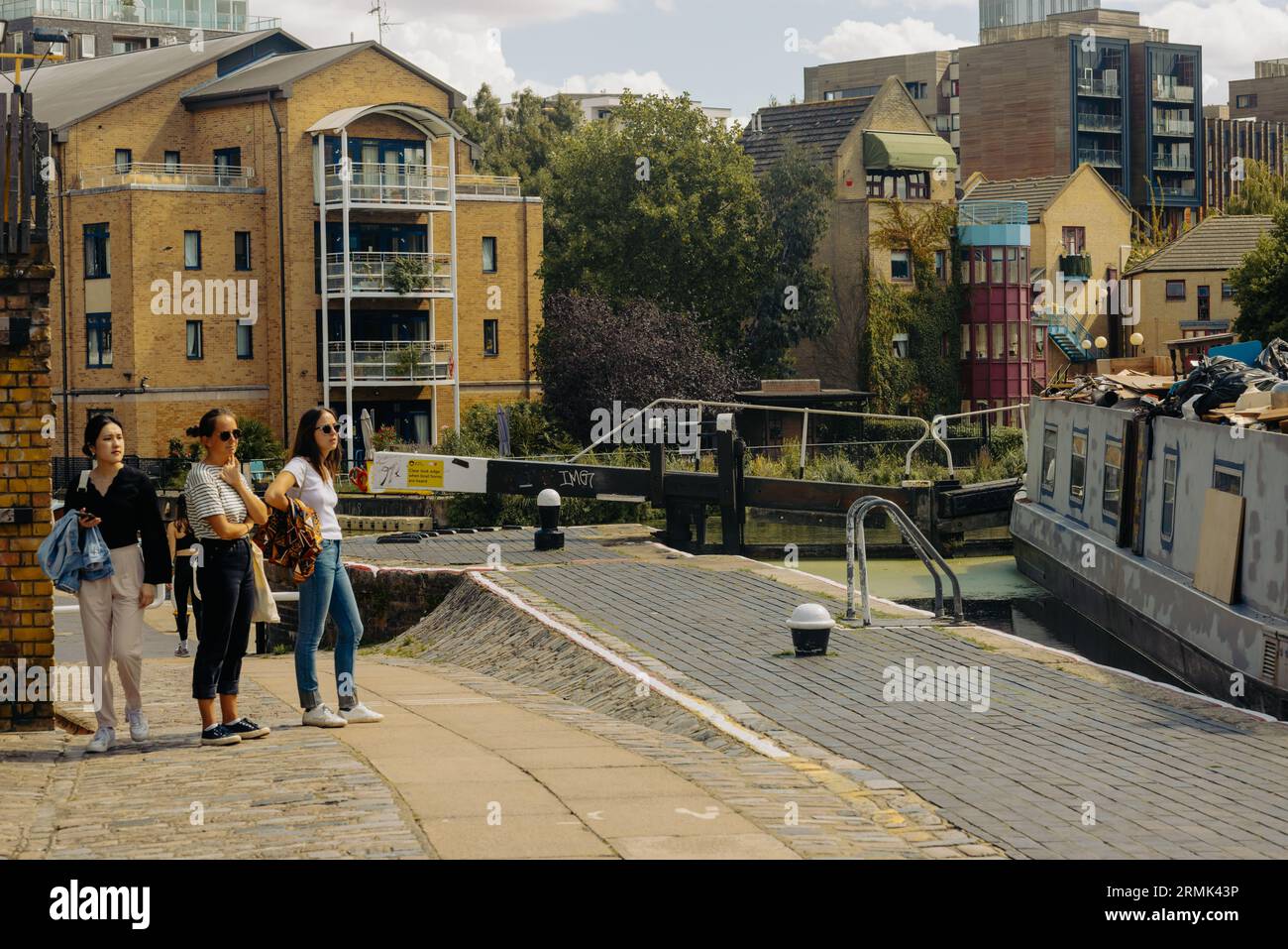 London City Road Lock Regent's Canal Stock Photo - Alamy