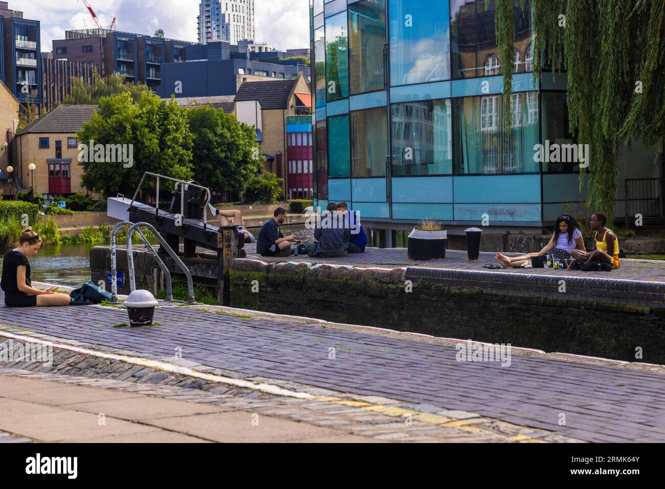 London City Road Lock Regent's Canal Stock Photo - Alamy