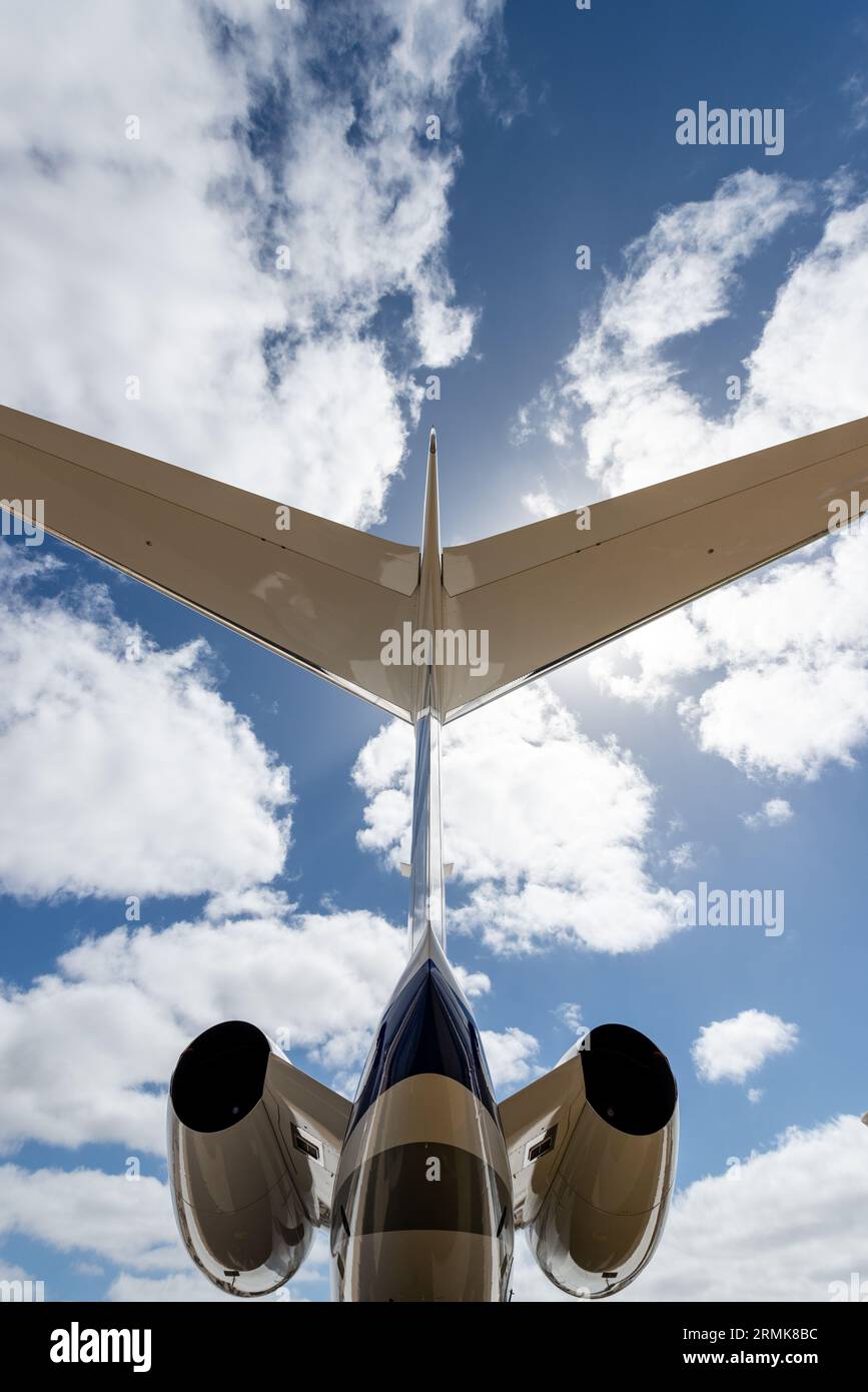 Aircraft tail with vertical hi-res stock photography and images - Alamy