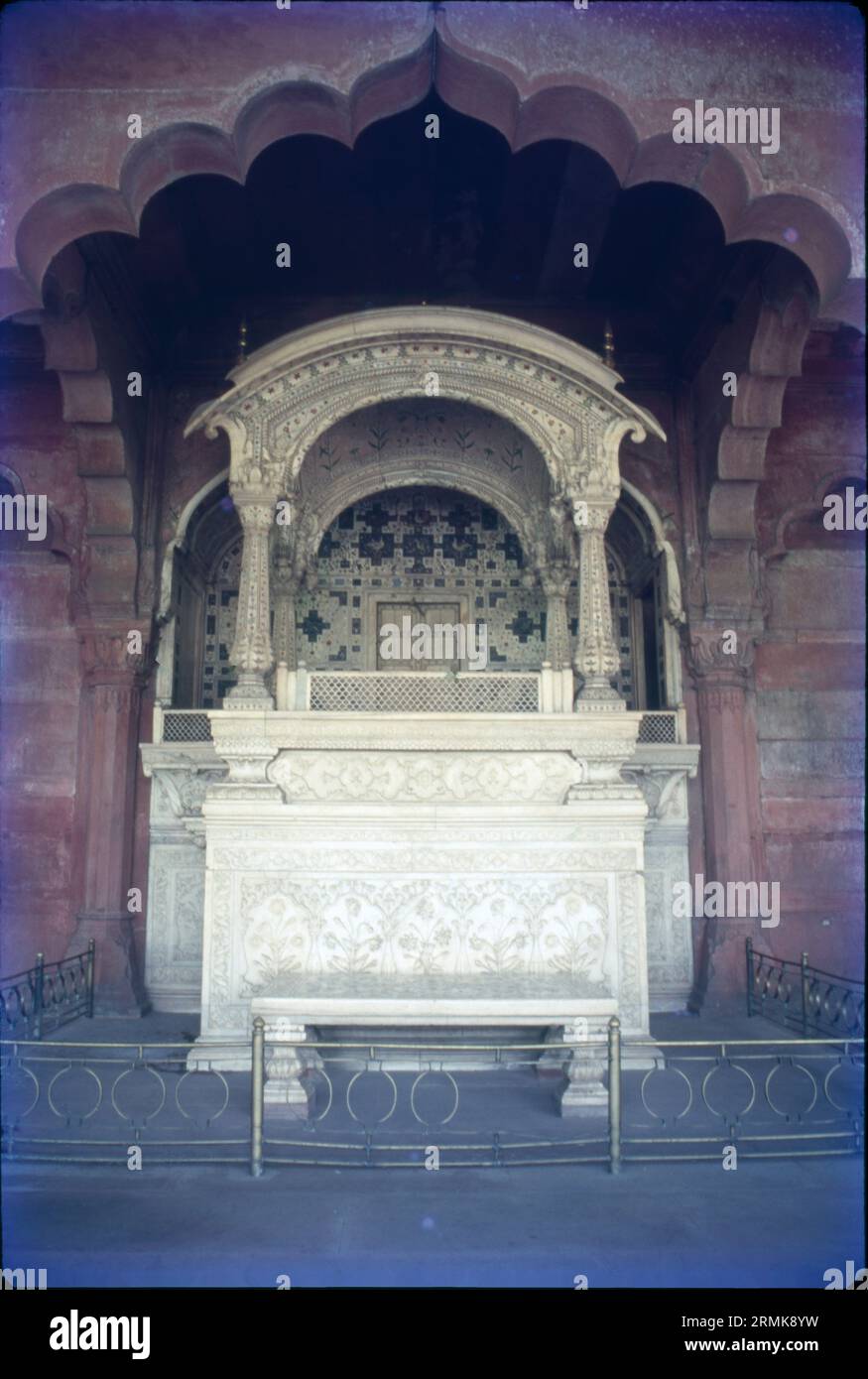 The Diwan-i-Am, or Hall of Audience, is a room in the Red Fort of Delhi ...