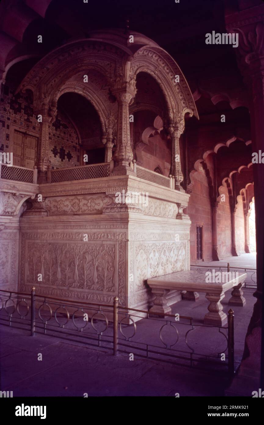 The Diwan-i-Am, or Hall of Audience, is a room in the Red Fort of Delhi ...