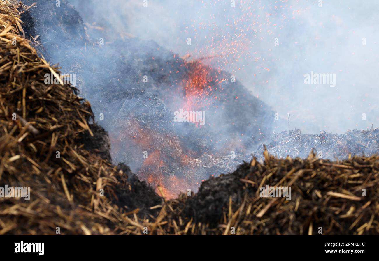 Continuous burning hi-res stock photography and images - Alamy