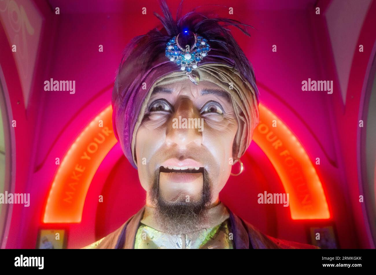 Fortune teller fair hi-res stock photography and images - Alamy